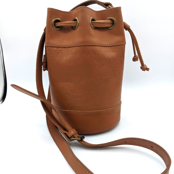 Pendleton | Bags | Pendleton Southwestern Tooled Leather Bucket Purse ...